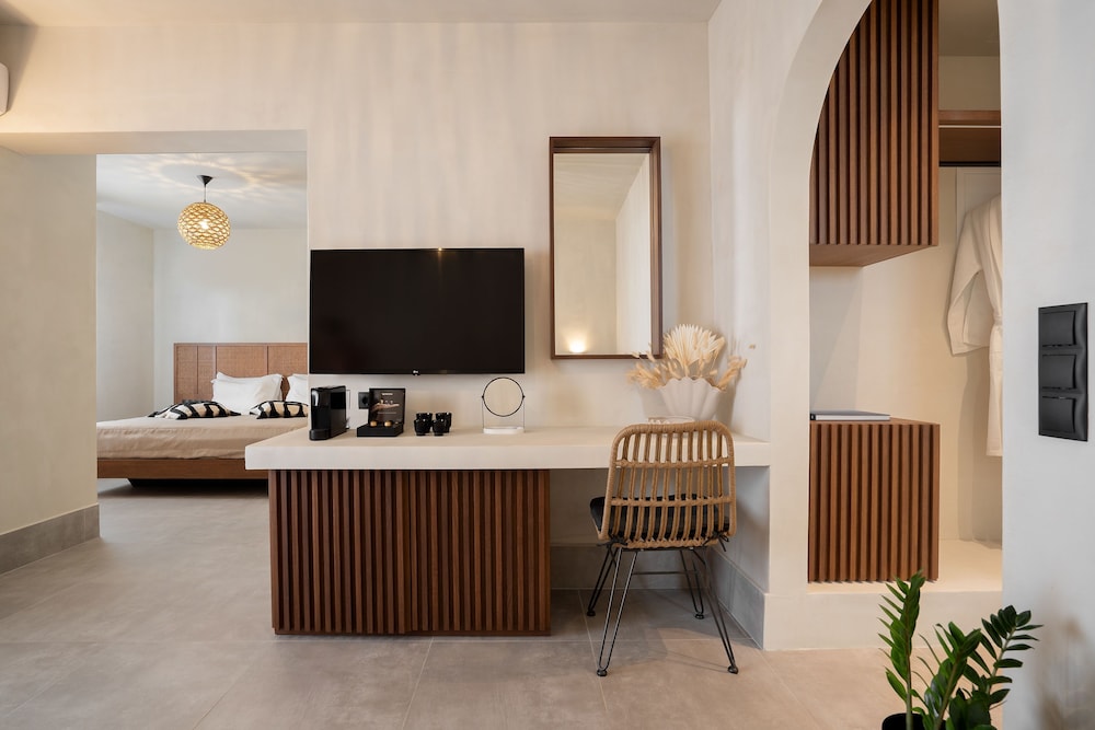 Polis Of Naxos Stylish Suites - Naxos