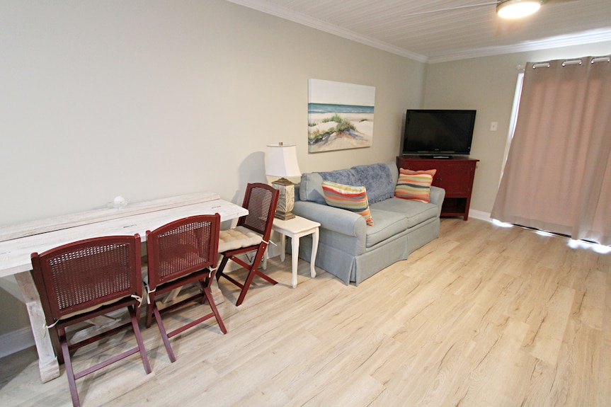 Come Get Your Toes In The Sand Call Today To Book Your Vacation! - Gulf Shores, AL