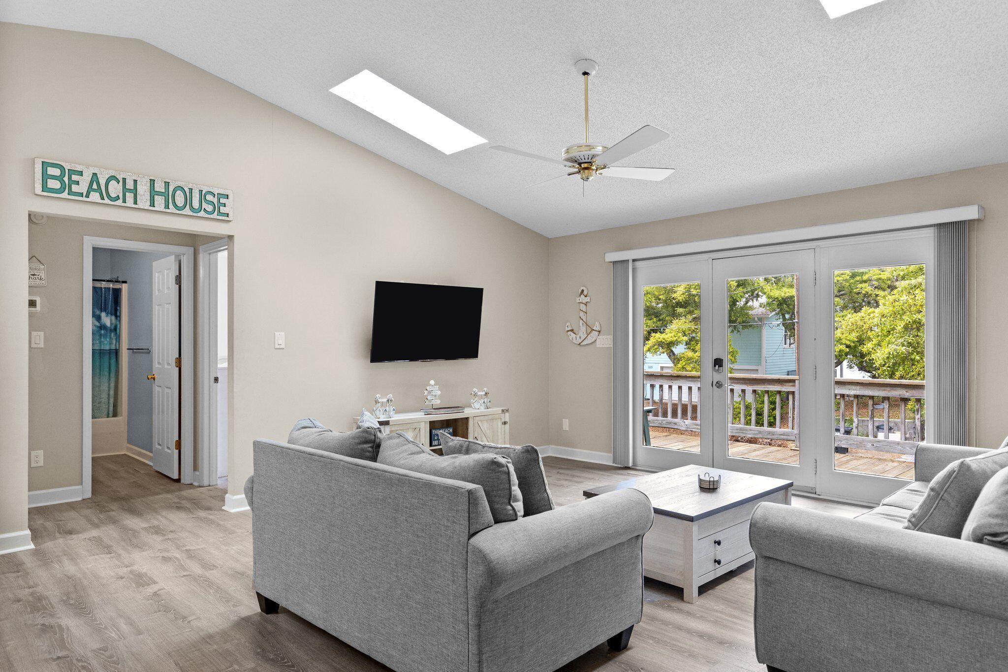 Sea Cabana-family Beach House 200ft To The Sound And 900ft To The Beach - Emerald Isle, NC