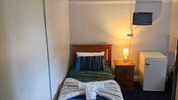 Quarto triplo | Roupas de cama antialérgicas, ferros/tábuas de passar roupa