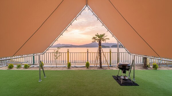 Goseong Bluebeach Pension&glamping - Tongyeong