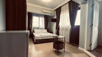 Quarto Duplo ou Twin Económico | Roupa hipoalergénica, Wi-fi grátis, roupa de cama fornecida