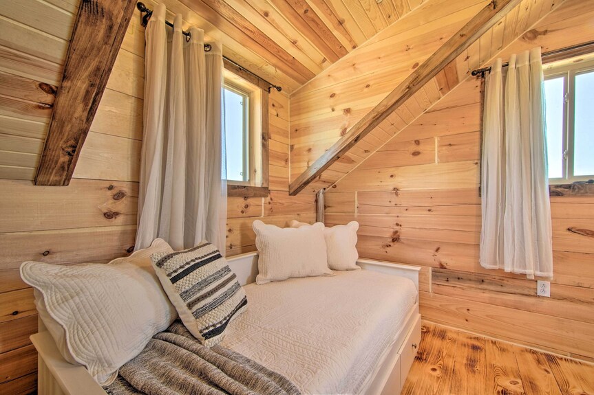 Cabin On 35-acre Farm In Blanchardville W/ Trails! - Yellowstone Lake State Park, Blanchardville