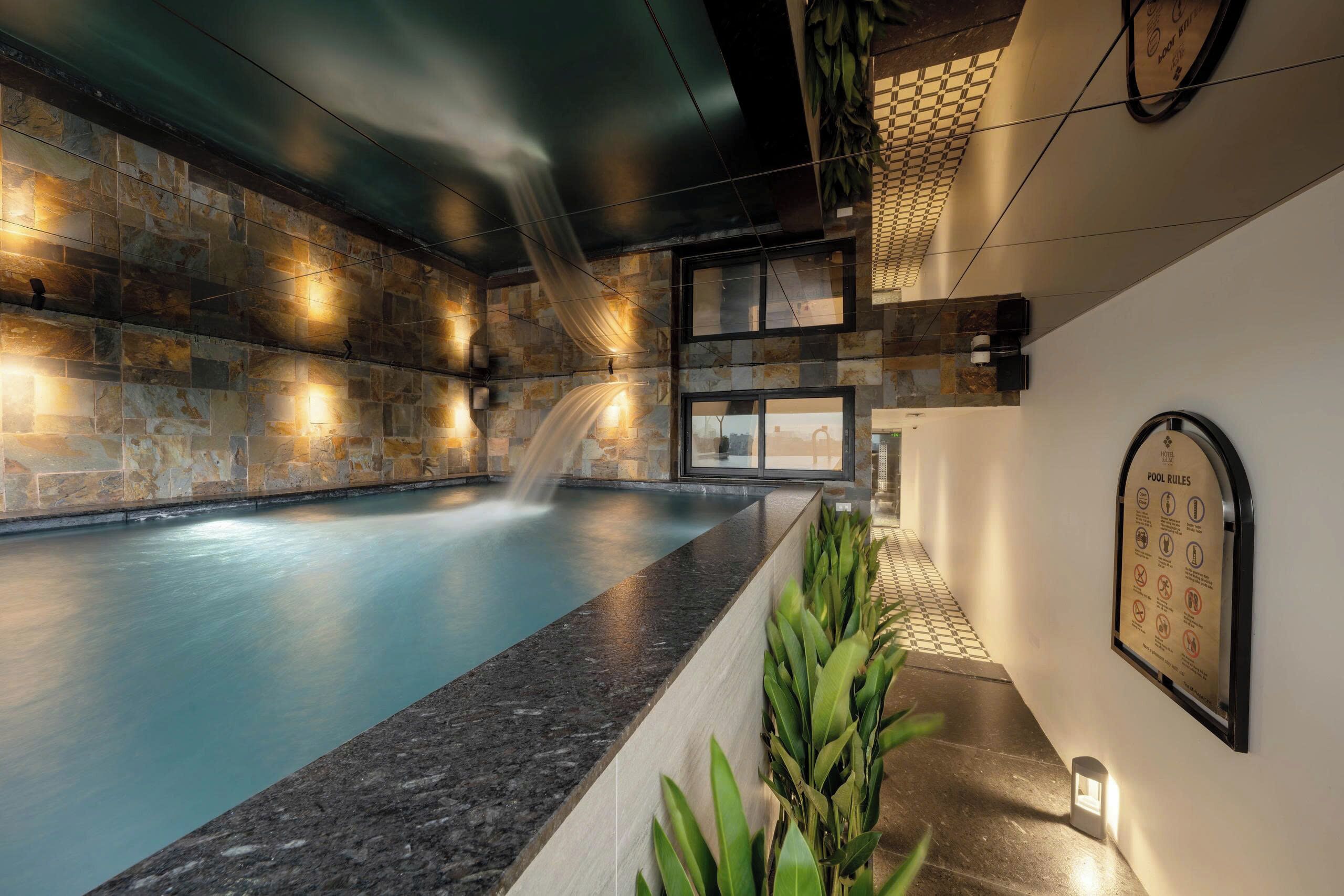 Piscina externa, guarda-sóis