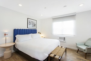 Quarto Duplo Deluxe | Cortinas/cortinados opacos, ferro/tábua de engomar, Wi-fi grátis 