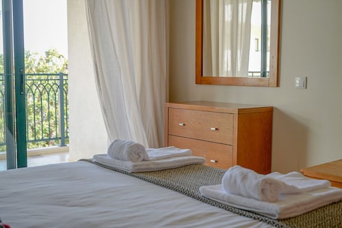 Lovely 1-bedroom Condo With Pool (500m To Beach) - Albufeira