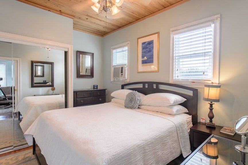 Luxury Suite King At Old Colorado Inn - Stuart, FL