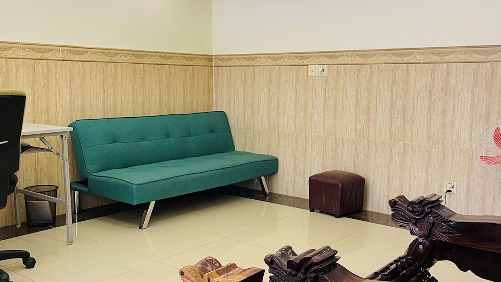 Super King Bedroom With Air Condition - Nom Pen