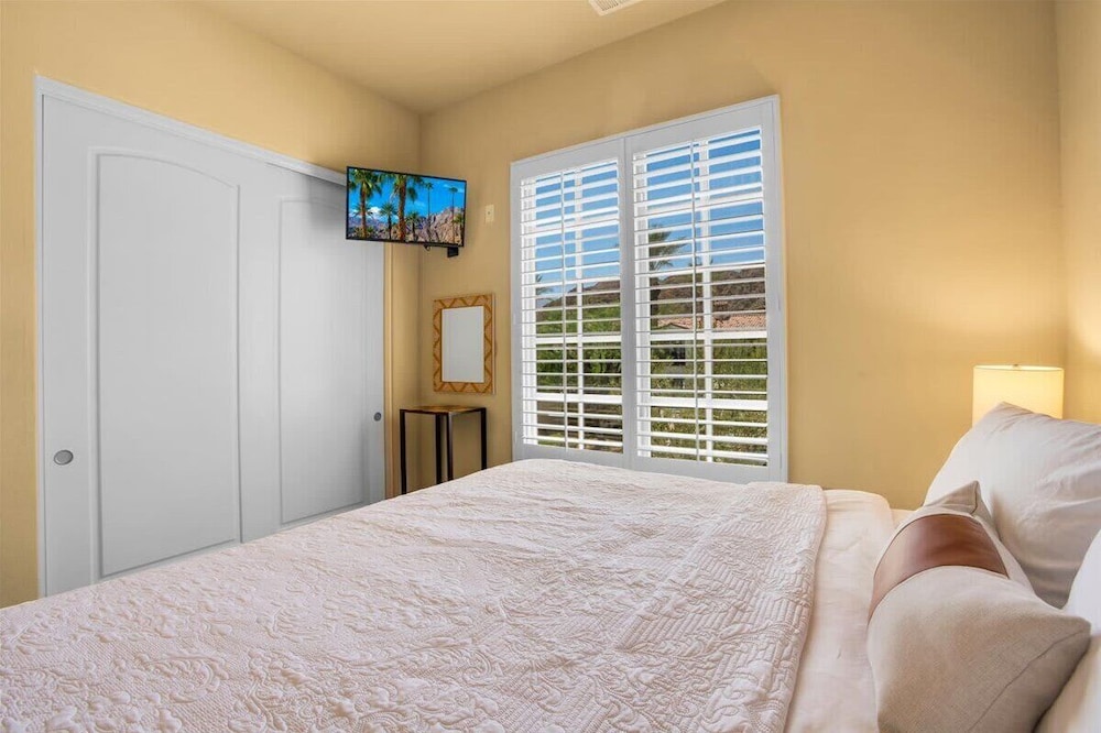 Enchanting Townhome Touching Santa Rosa Mountains - Joshua Tree National Park
