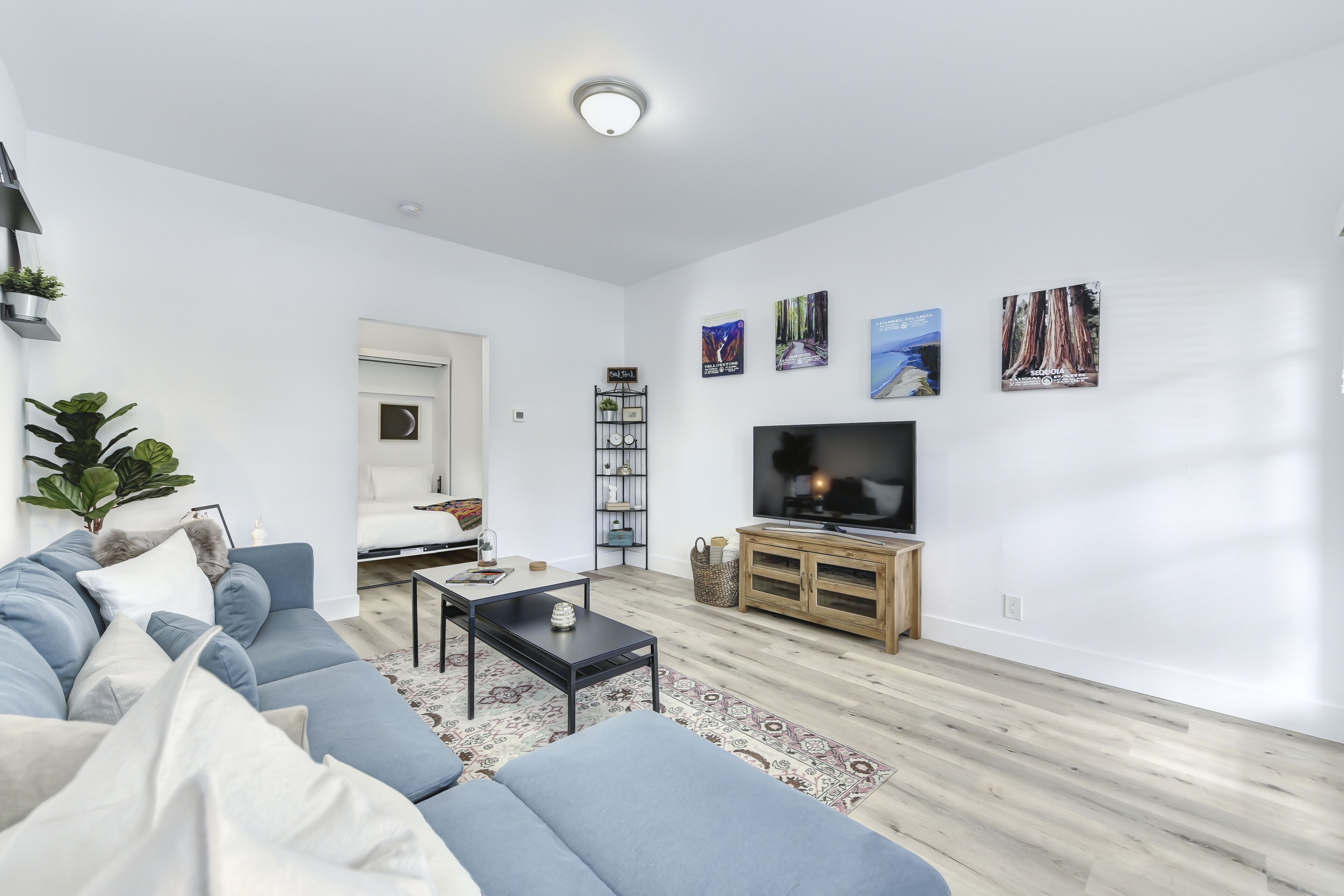 Modern Studio - North Oak Park/uc Med Center - Sacramento, CA