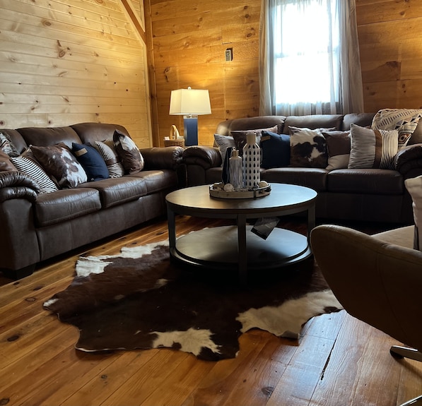 The Limestone Lodge<br>a Peaceful, Rustic Destination You Wont Want To Leave! - Belmont, WI