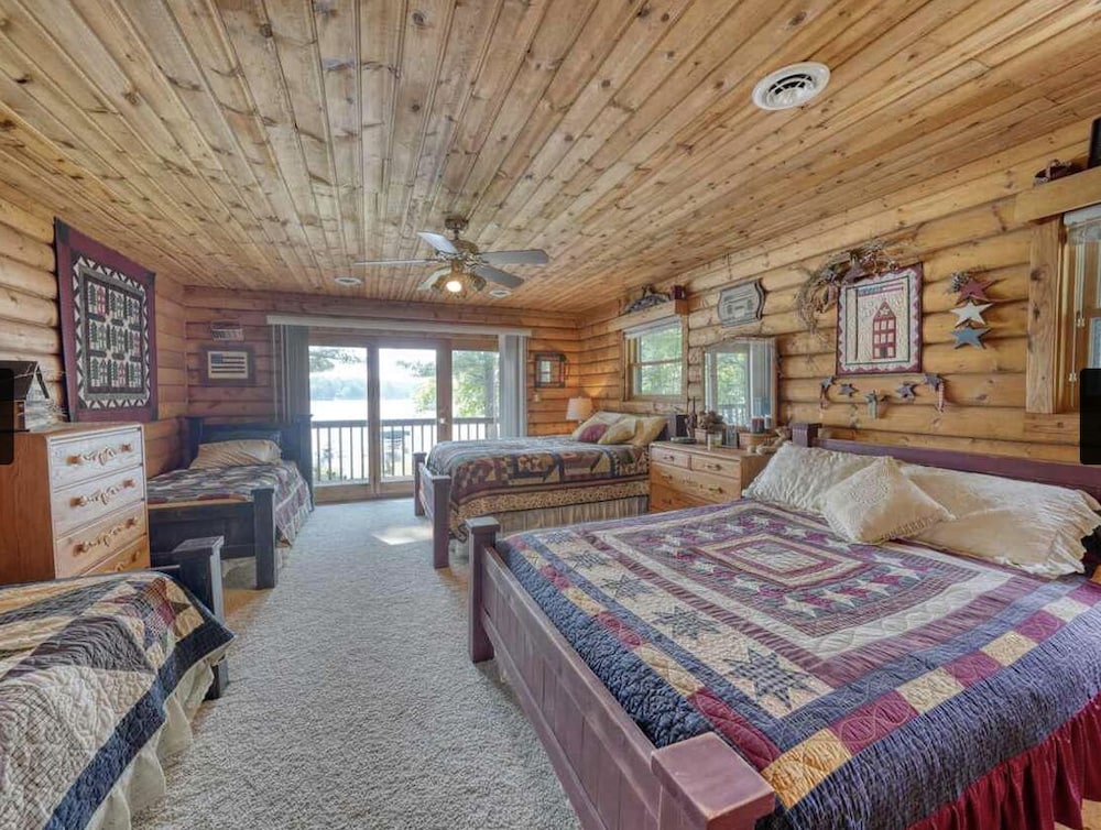 Lakefront 5 Bedroom Cabin On Mead Lake - Greenwood, WI