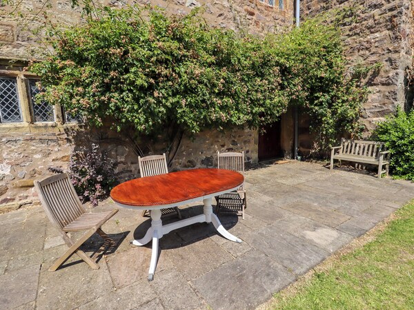 Y Fferm, Pet Friendly, Character Holiday Cottage In Pontblyddyn - Wrexham