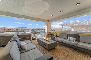 Casa, vários quartos | Refeições ao ar livre