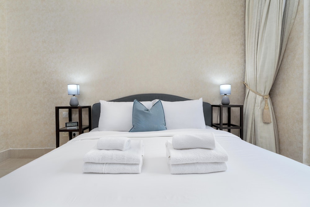 Lux Bnb I Souk Al Bahar I Burj Khalifa Views - Dubai