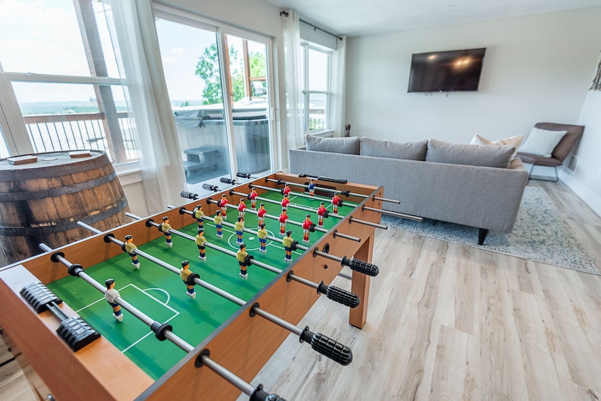 Panoramic Lake Views | 6 Ensuite Brs | Hot Tub & Resort Pools | Mins To Sdc - Kimberling City, MO