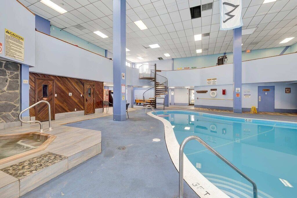 The Crows Nest\/Pool\/Hot Tub\/Dry & Wet Sauna, Beech Mountain, NC ...