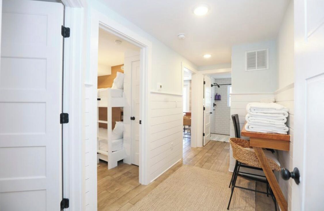 Beautiful Ship Lap Condo In The Heart Of Wildwood - Wildwood, NJ