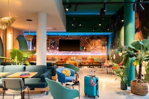 2 bares/lounges 