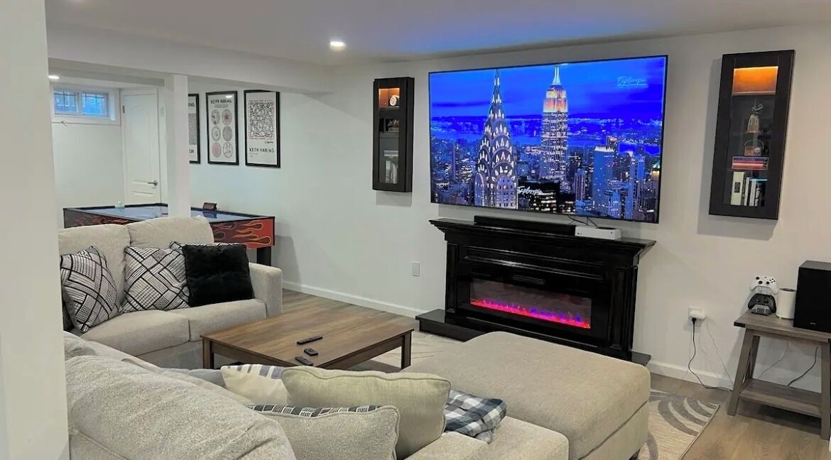 Peaceful Beach Retreat - Heated Pool, Big Backyard, Mini-bar & Game Room - Fire Island, NY