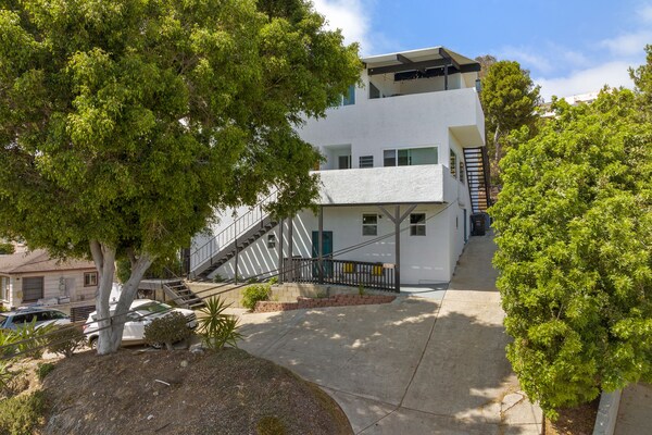 Unique Modern Studio- Centrally Located; Fireworks; Ac - La Playa - San Diego