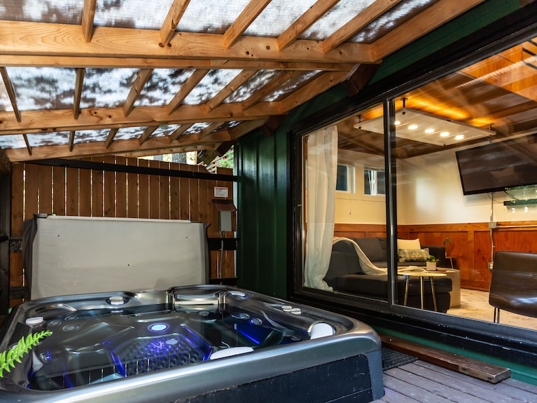 Ski, Sled, Dip And Stay In Our Fun Family Cabin! Hot Tub ~ Pet Friendly ~ Kids Loft - ベーカー山, WA