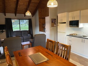 Cabana standard | Opções para refeição no quarto