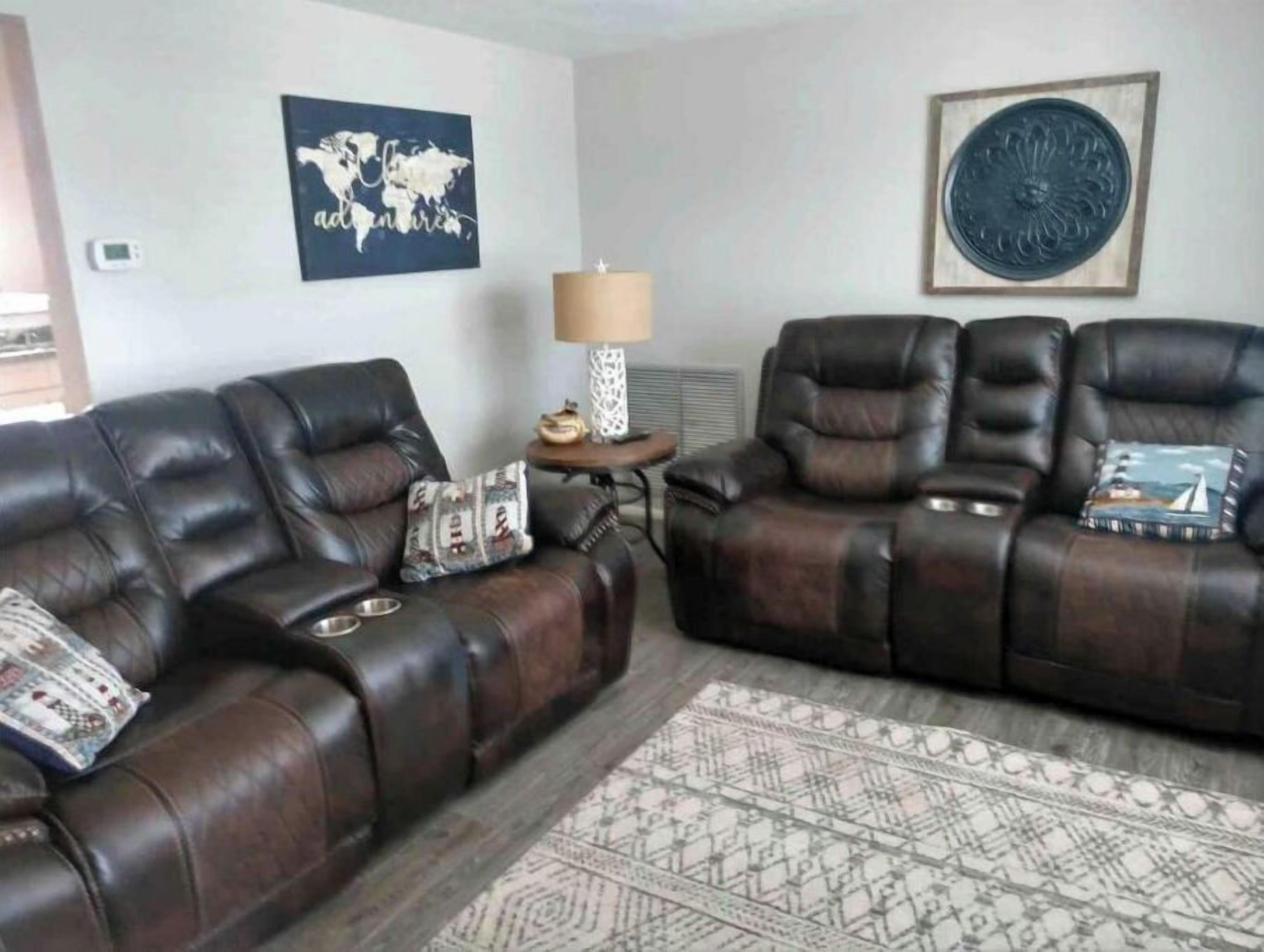 Sunrise, Suntan, Sunset Repeat! Coastal Getaway! 2 Bd, Pet Friendly, Fenced Yard - 홀리데이