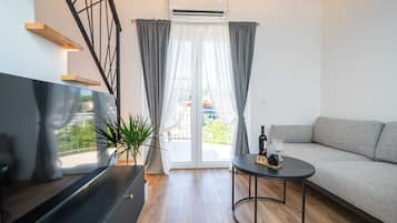 Estúdio (Duplex studio with Balcony and shared) | Interior
