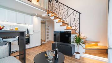 Estúdio (Duplex studio with Balcony and shared) | Interior