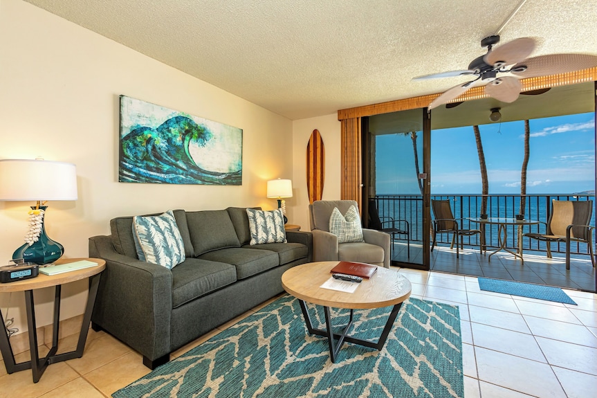 Kihei Beach #404- Serenity By The Shore\n - Hawaii