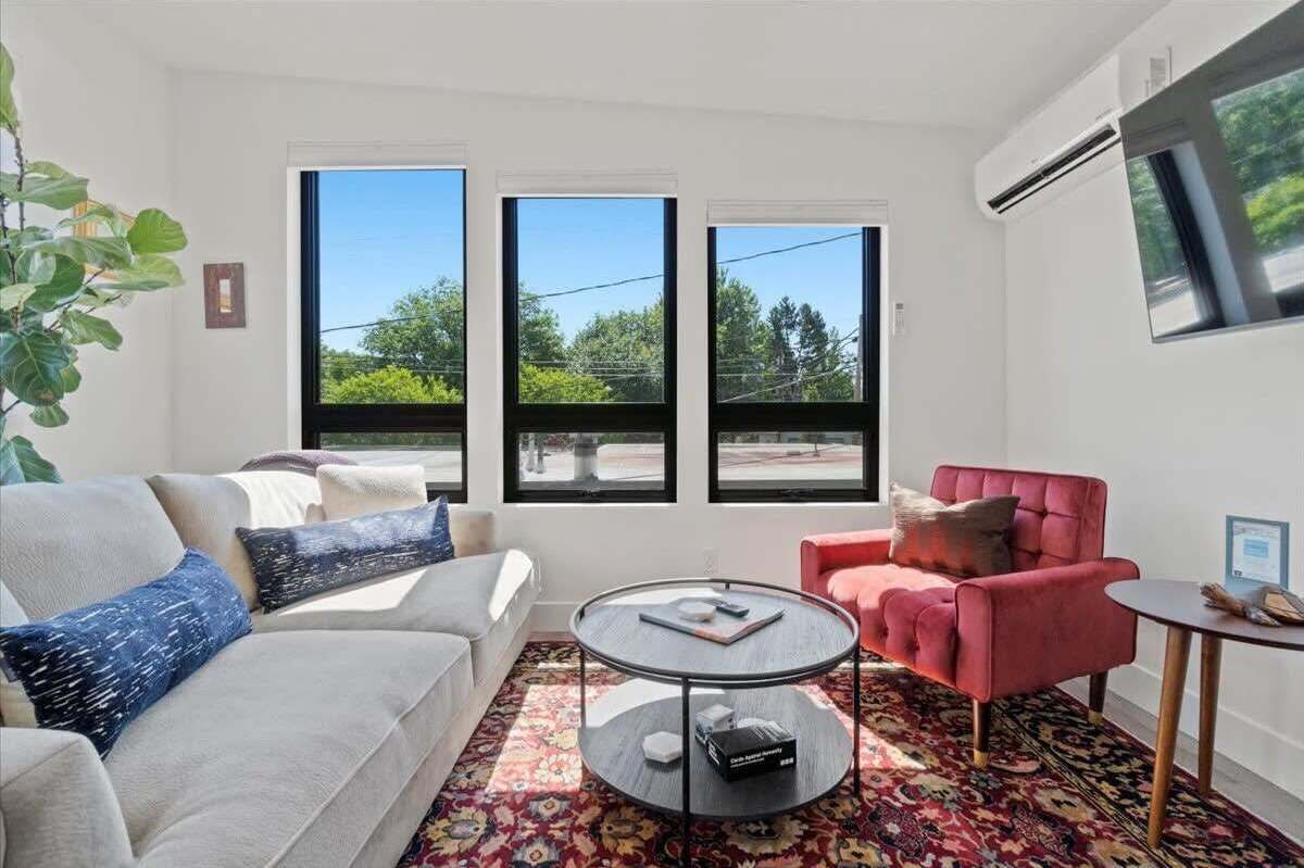 #Stayinmydistrict Modern North End Loft - Boise, ID