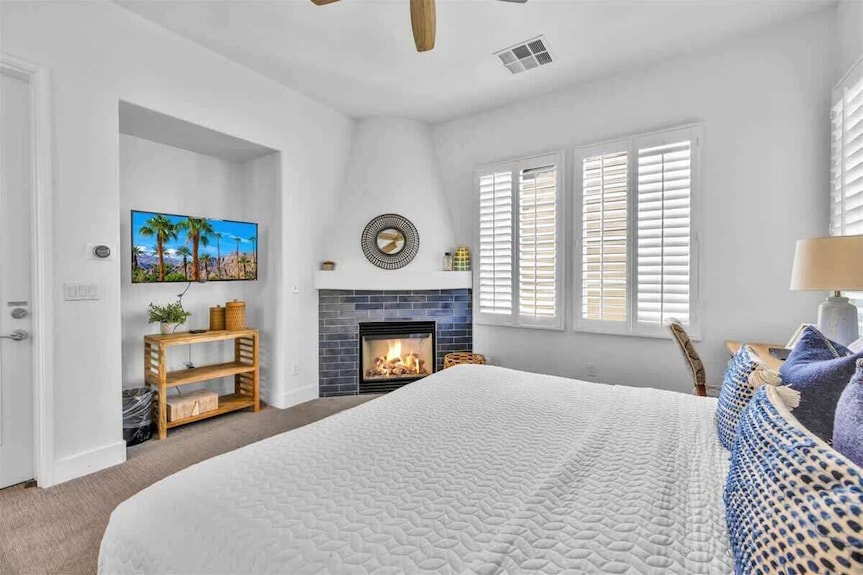 Luxurious Remodeled Studio In La Quinta #C - La Quinta, CA