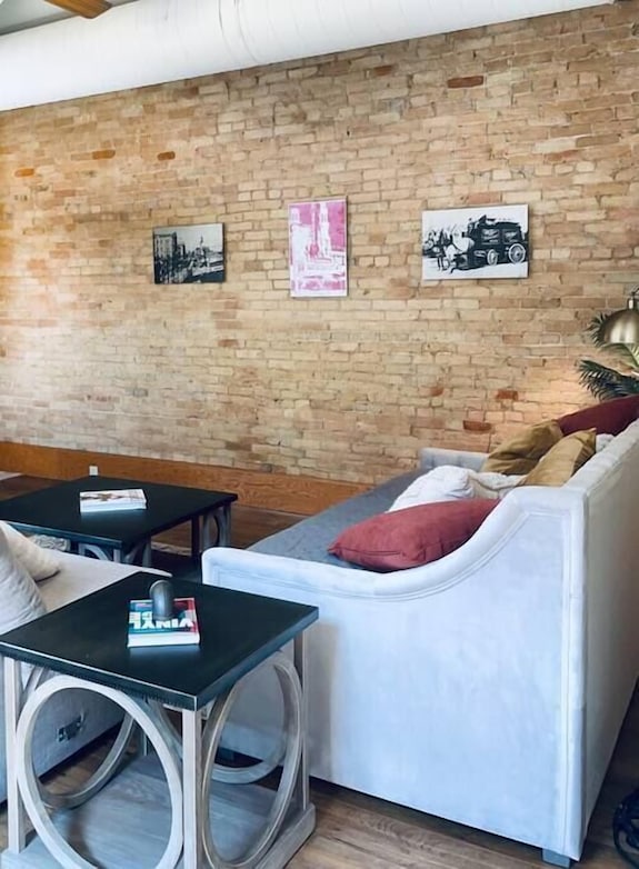 Unit C- New Big 2 King Bedroom Condo By Fiservforum/3rd St - Fiserv Forum