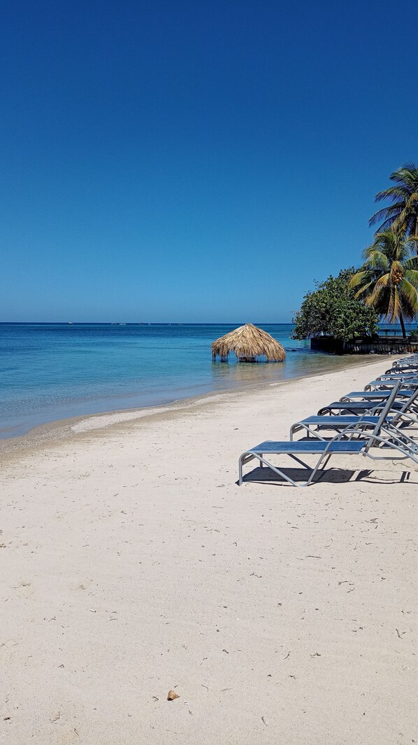 Brisas Del Mar Roatan, Roatan: Info, Photos, Reviews | Book at Hotels.com