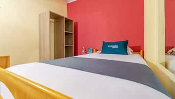 Quarto Individual Económico | Secretária, Wi-fi grátis, roupa de cama fornecida