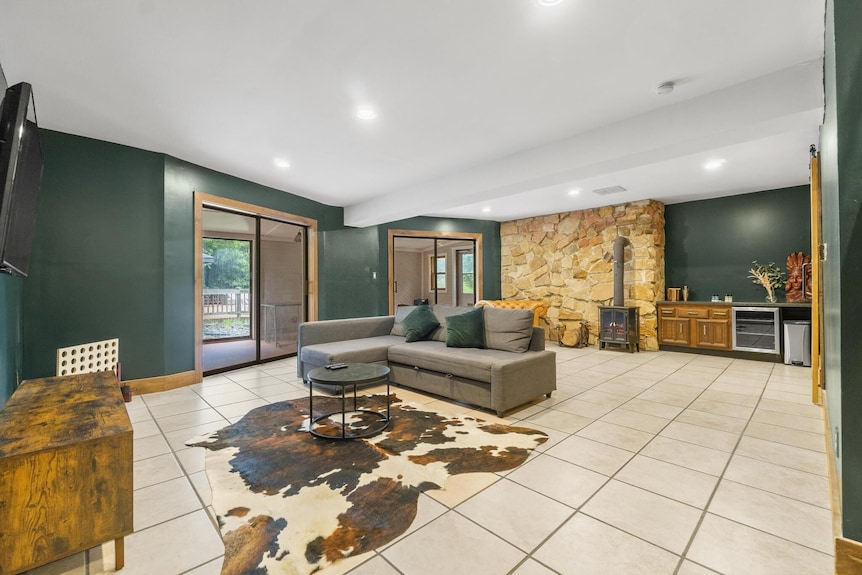 The Billy Pig Lodge Pool, Hot Tub & 7 Acres! - Ohio (State)