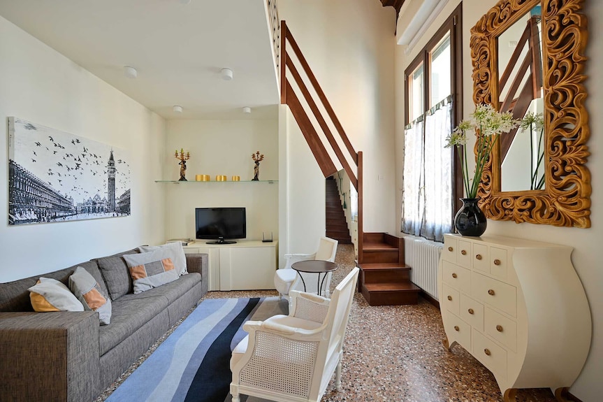 Quiet Open-space In Historic Palazzo Steps From San Marco - Venecia