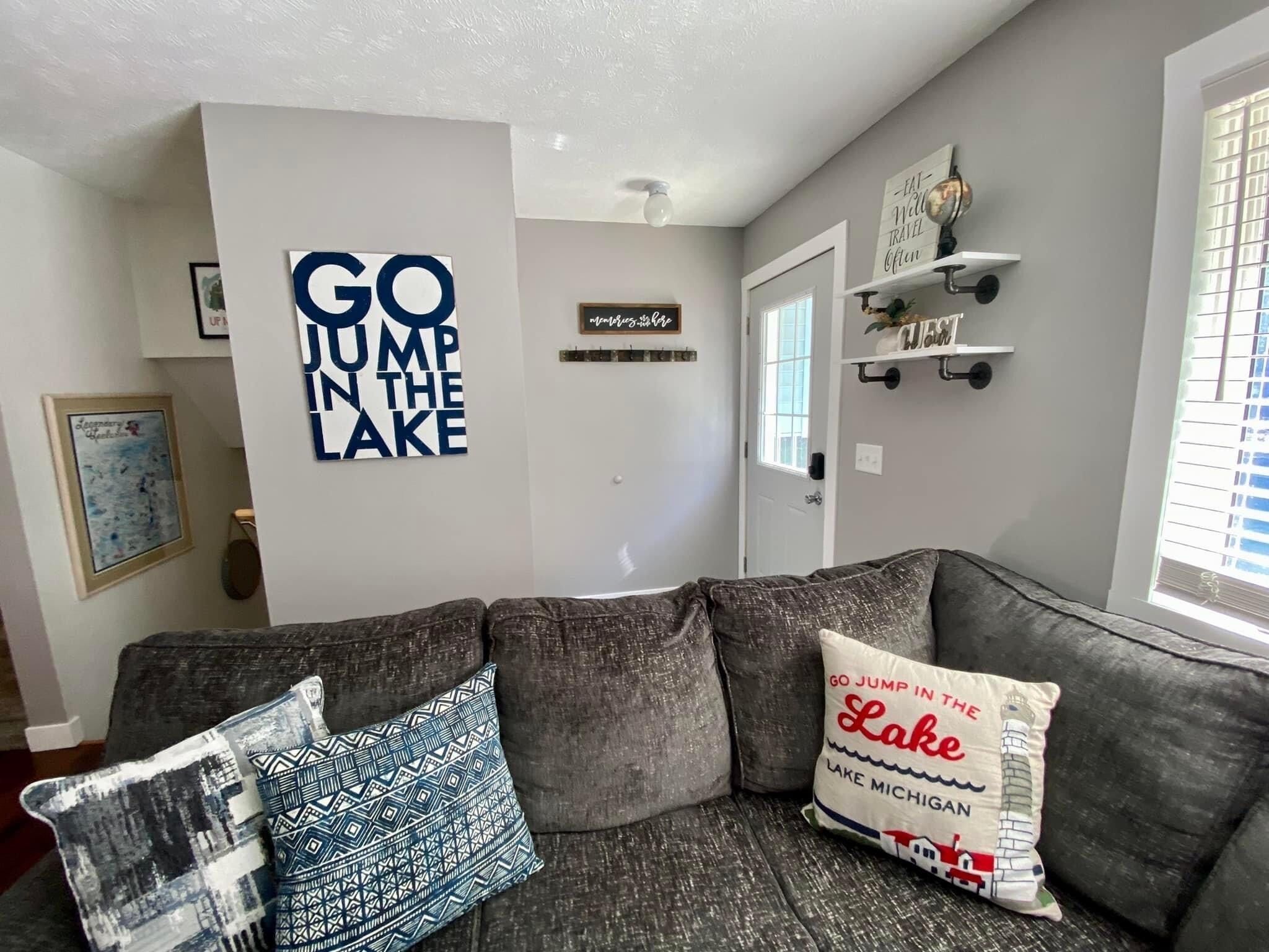 Cozy 4 Bedroom/2 Bath Home- Close To Traverse City! - Glen Arbor, MI