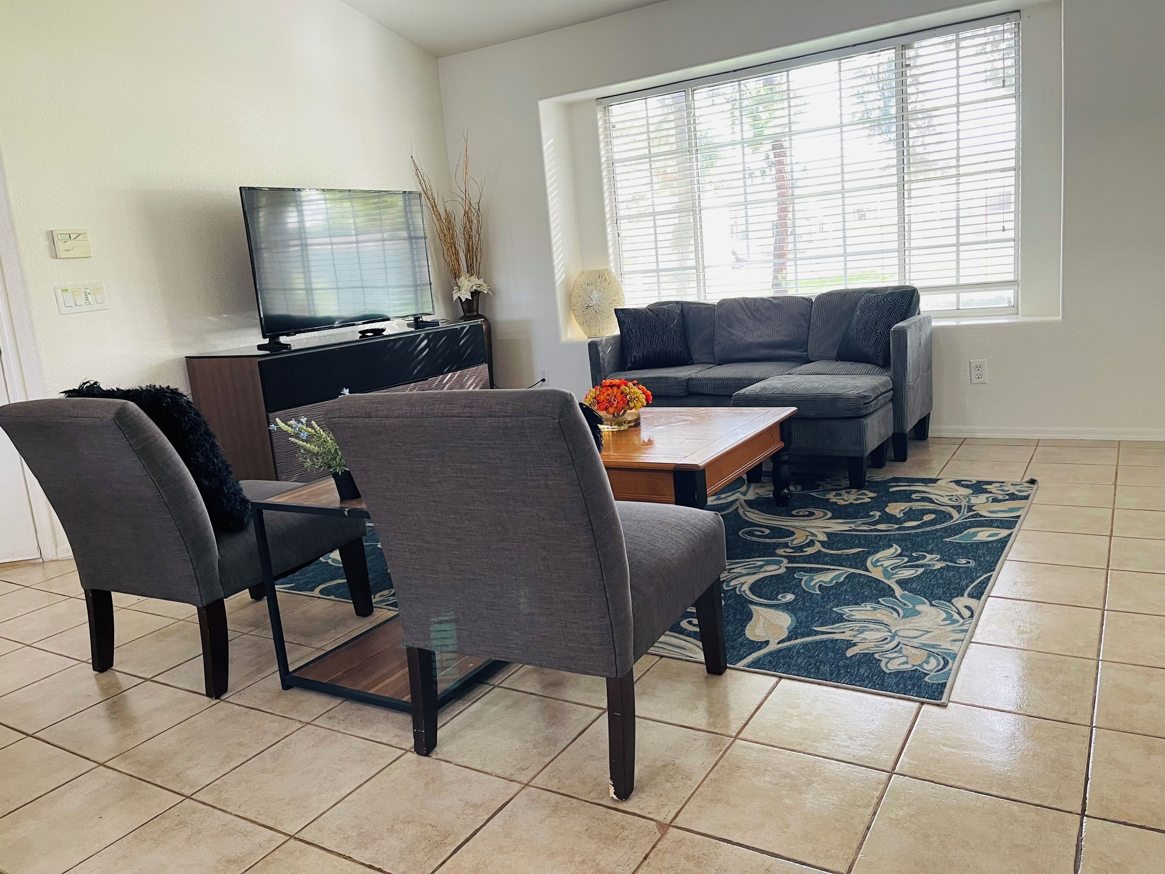 Cozy Chandler Town Home With Pool - Chandler, AZ