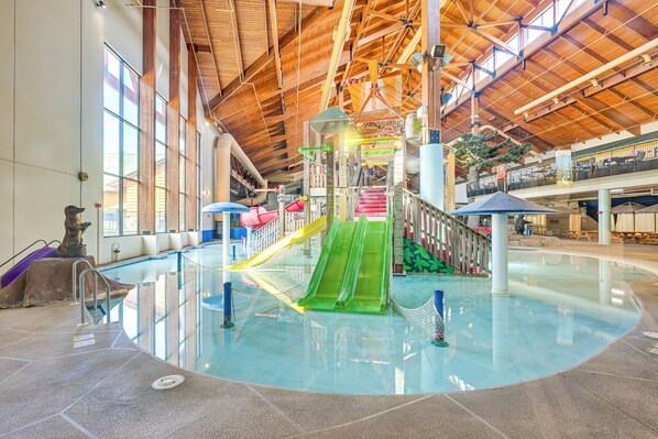 Three Bears Resort Adventure Base w/ Lake Access Reviews, Deals ...