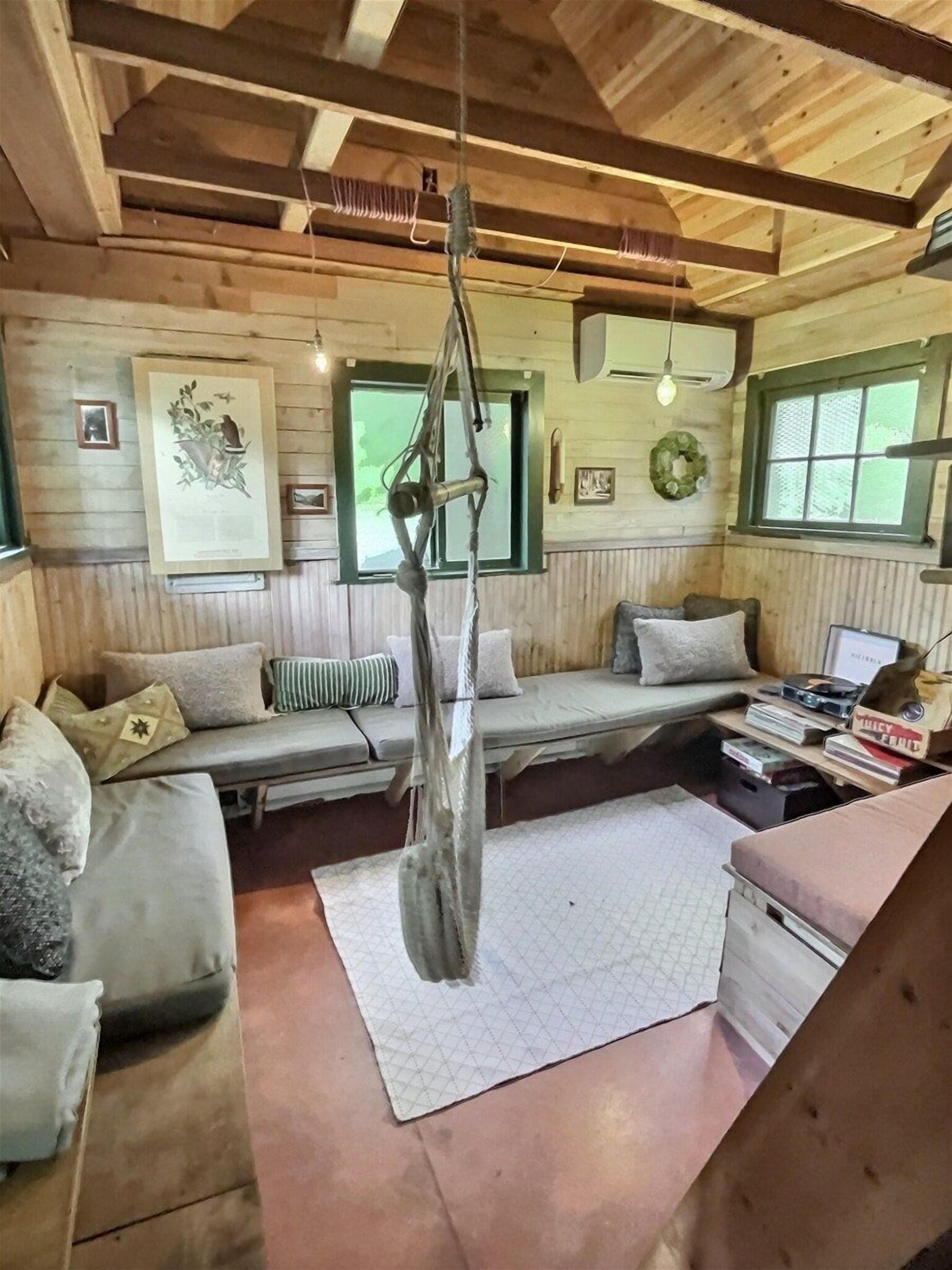 Ohana Cabin | Wifi, Wood Stove, Ac, Hot Tub - Packwood, WA