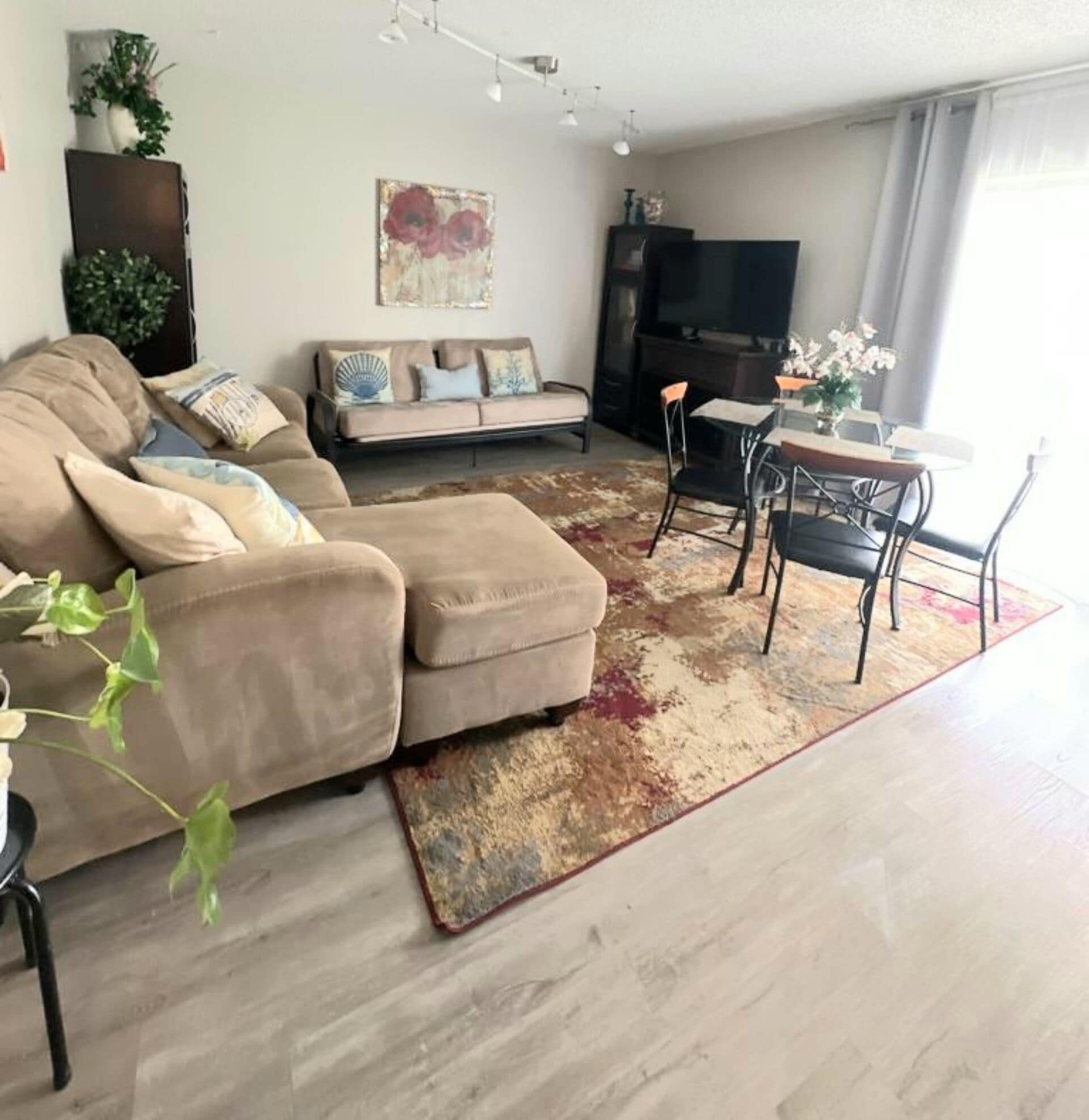 5 Min>beach Remodeled 2 Bed 2 Bath Condo With Pool And Grill And King Bed! - Largo, FL