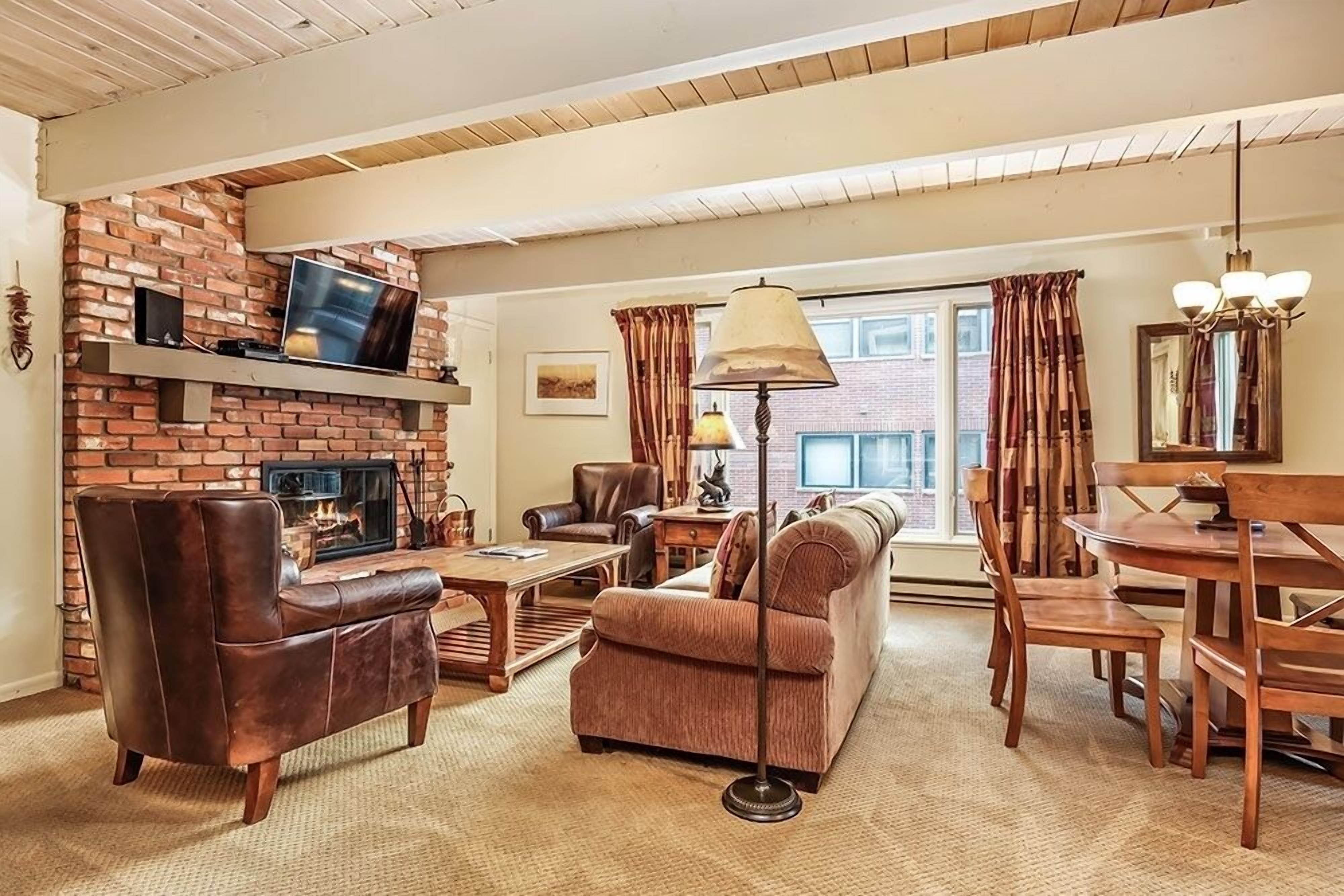 Chateau Chaumont Unit 8 | Condo With Excellent Location, 1 Block To Aspen Mountain - Aspen, CO