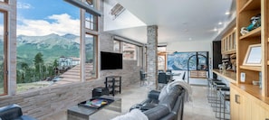 Condo, 3 quartos | Sala de estar
