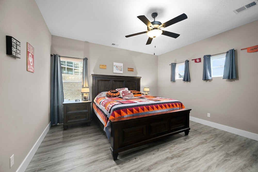Private Basketball Court/hot Tub-community Pools - Branson, MO