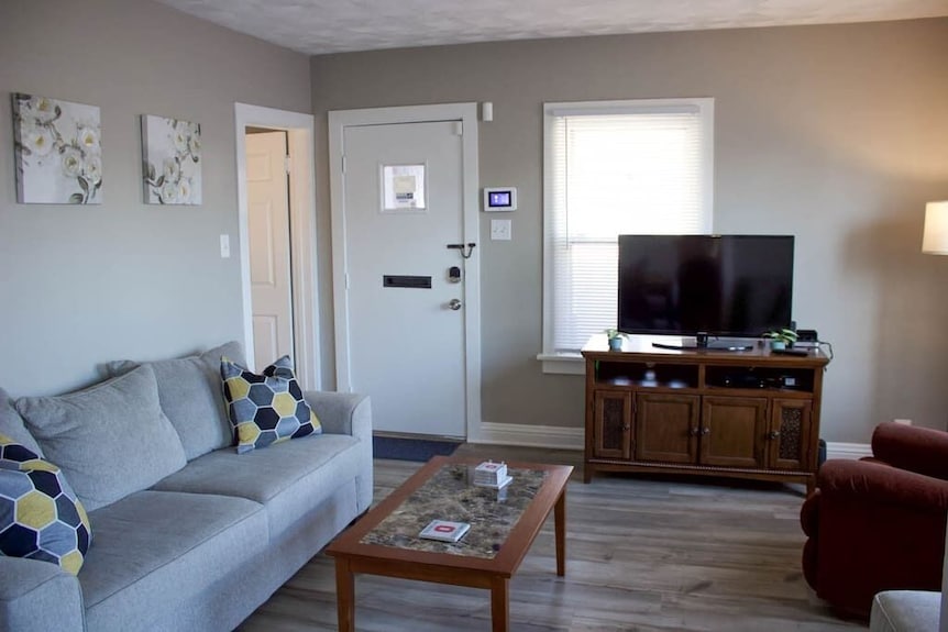 Lil' Lake House - Dog And Family Friendly, 2 Br - Akron, OH