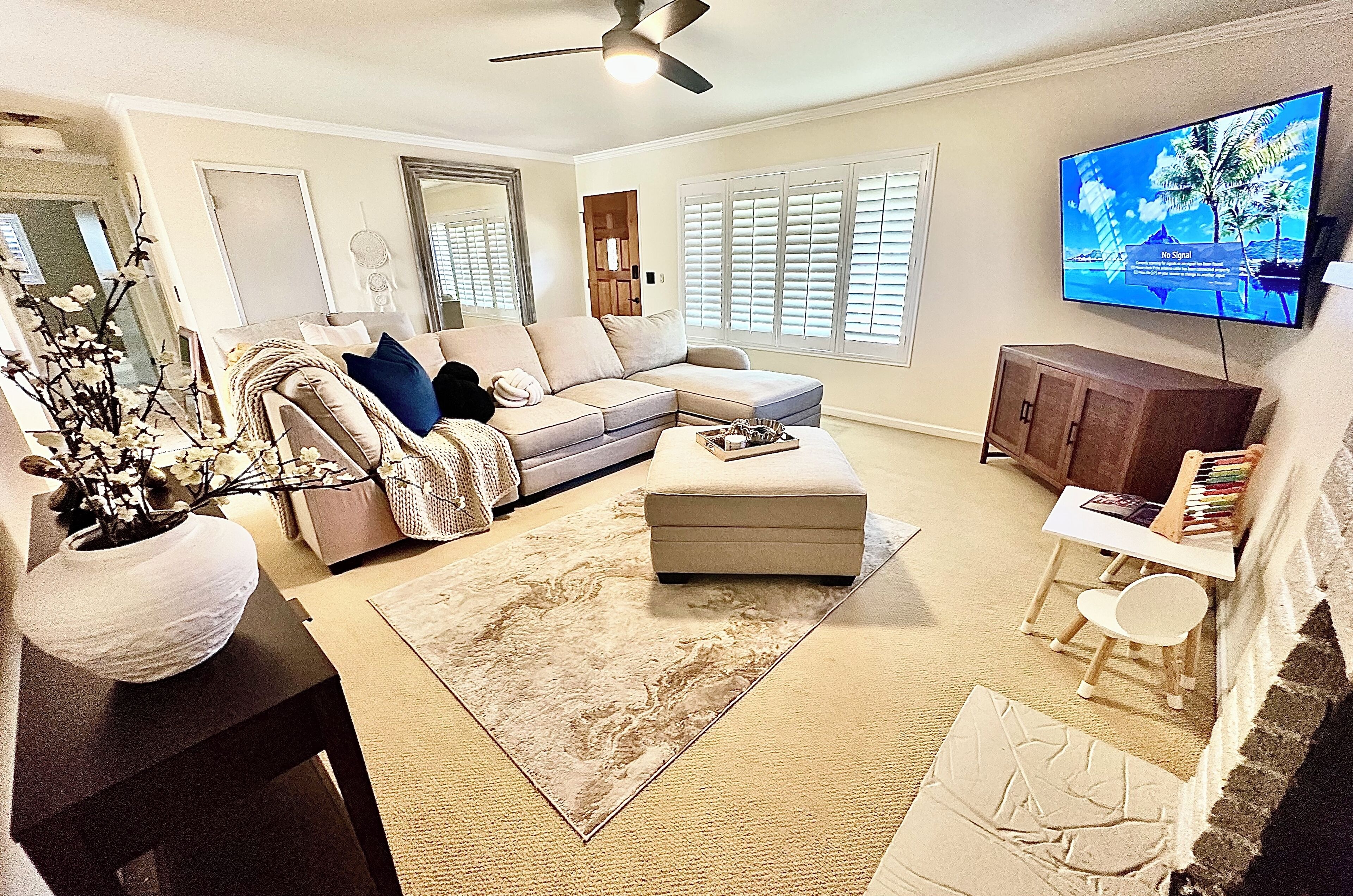 Charming 3b-2ba In Anaheims Heart - フラートン, CA