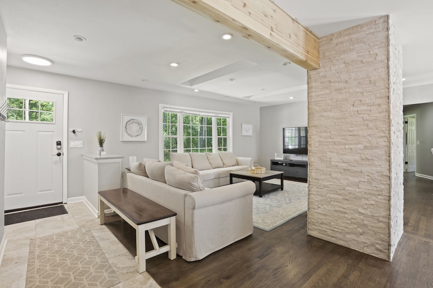 Modern Style With Nature Around, A Perfect Vacation Home - Grafton, WI