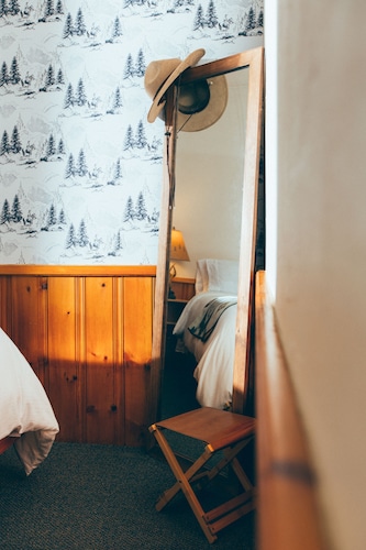 Happy Camper Chalet W/ Hot Tub & Sauna On Mountain - Laurentides